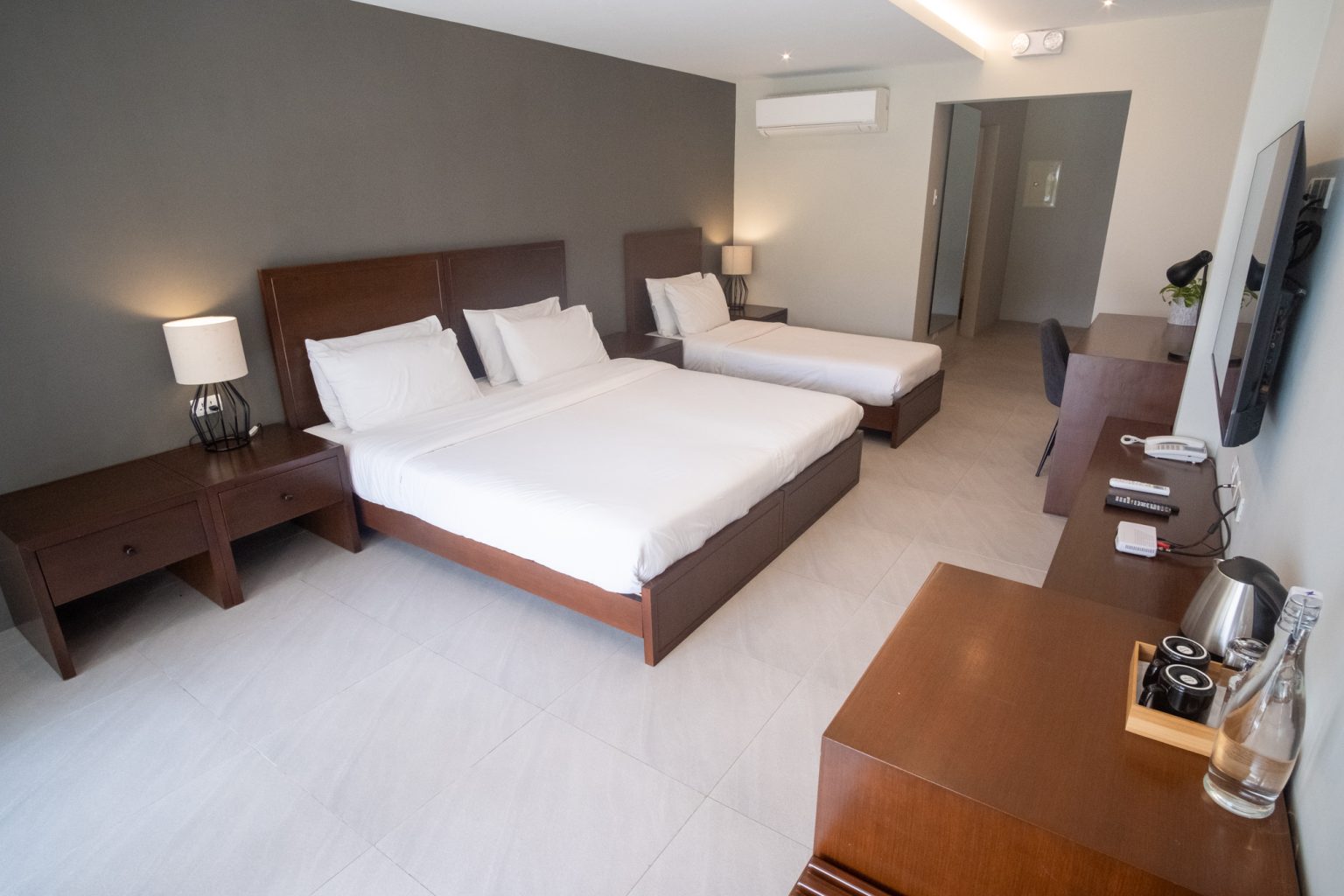 Deluxe Room at Solitude Acacia Resort - Solitude World